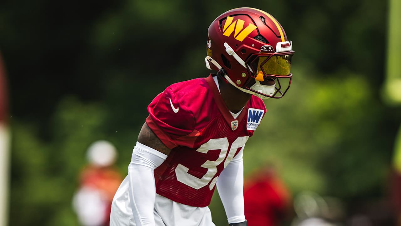 'A true Commander': Reaves inks extension with Washington