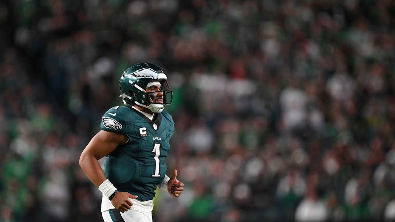PHOTOS | Every QB Commanders will play in 2025