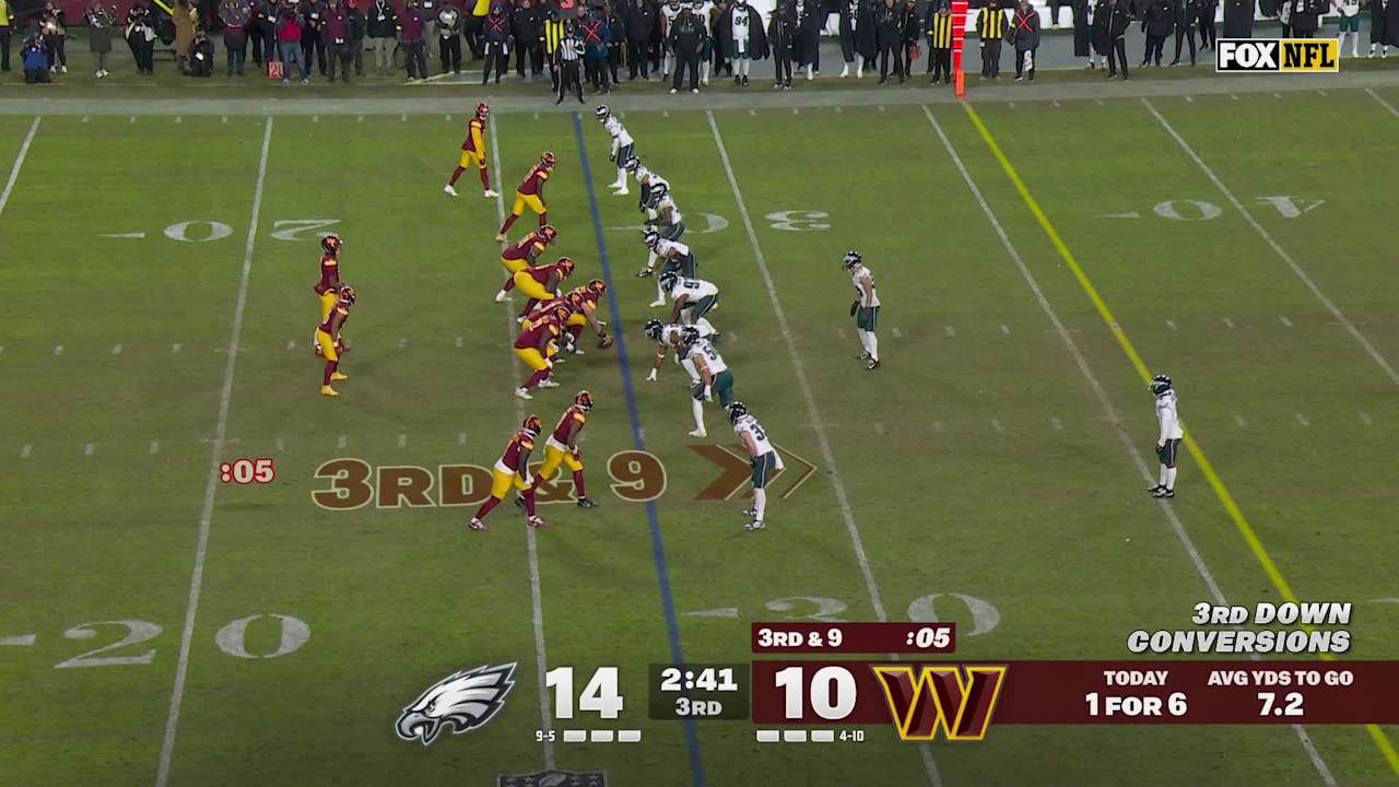 Josh Johnson finds Deebo Samuel over the middle for first down