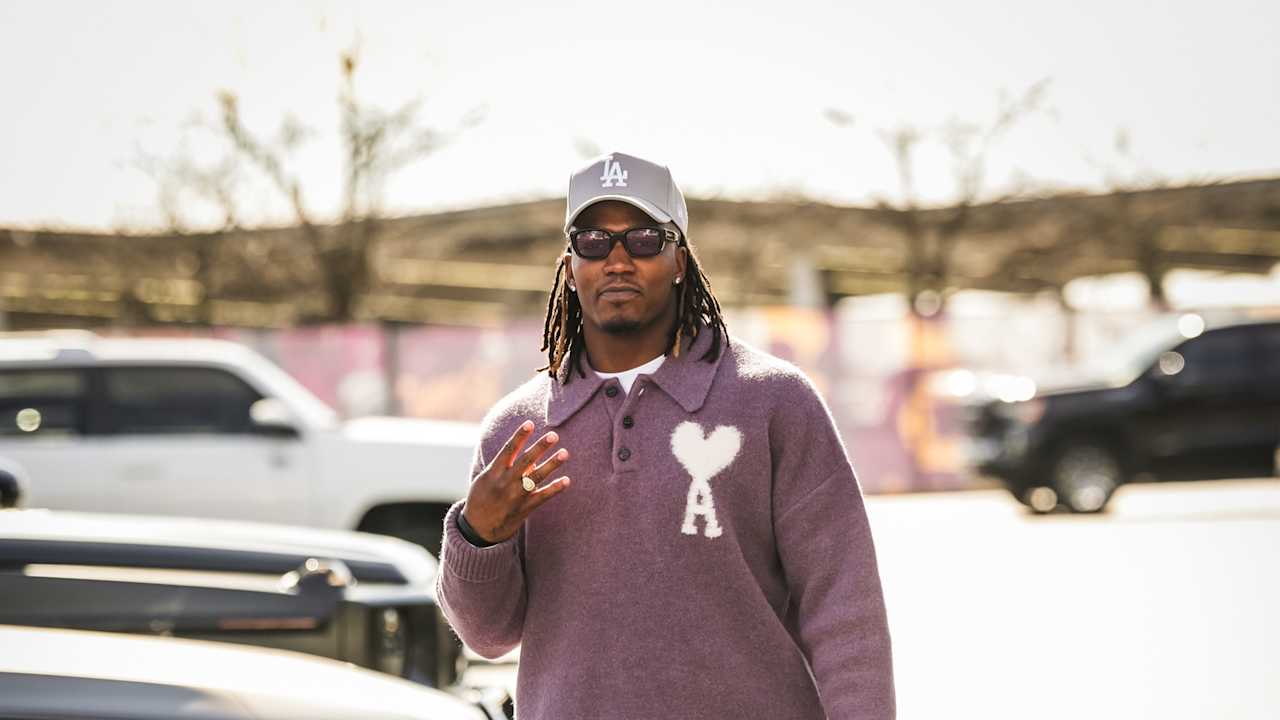 PHOTOS | Commanders vs. Bears, Week 8 arrivals