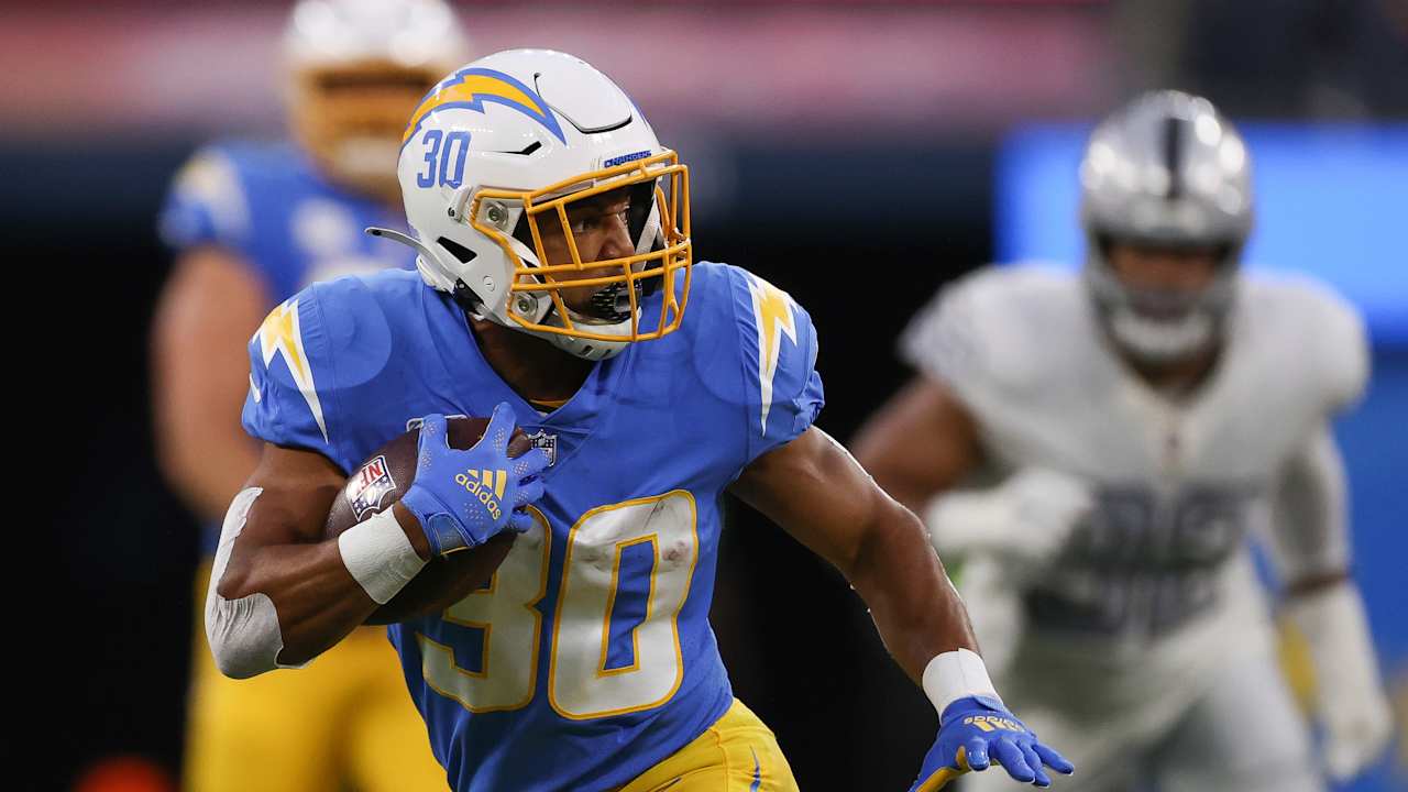 Ekeler brings versatility to Commanders' 2-back system