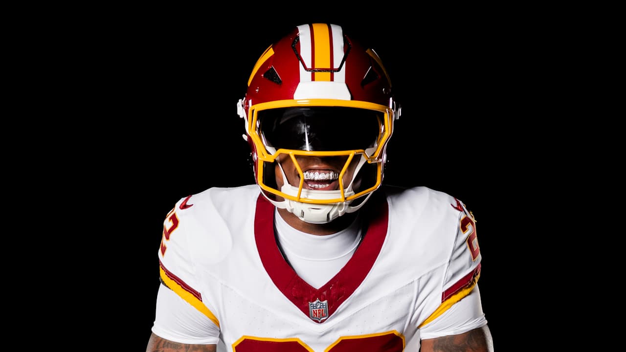 PHOTOS | Bill rocks the new threads