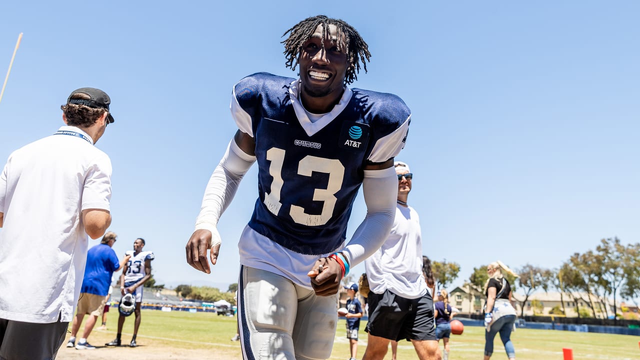 Jerry Jones calls out early training camp favorites