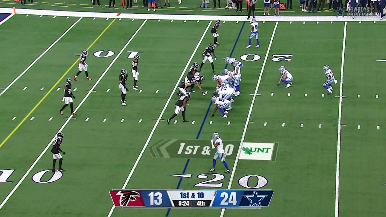 Phil Mafah powers through defenders for 15-yard gain