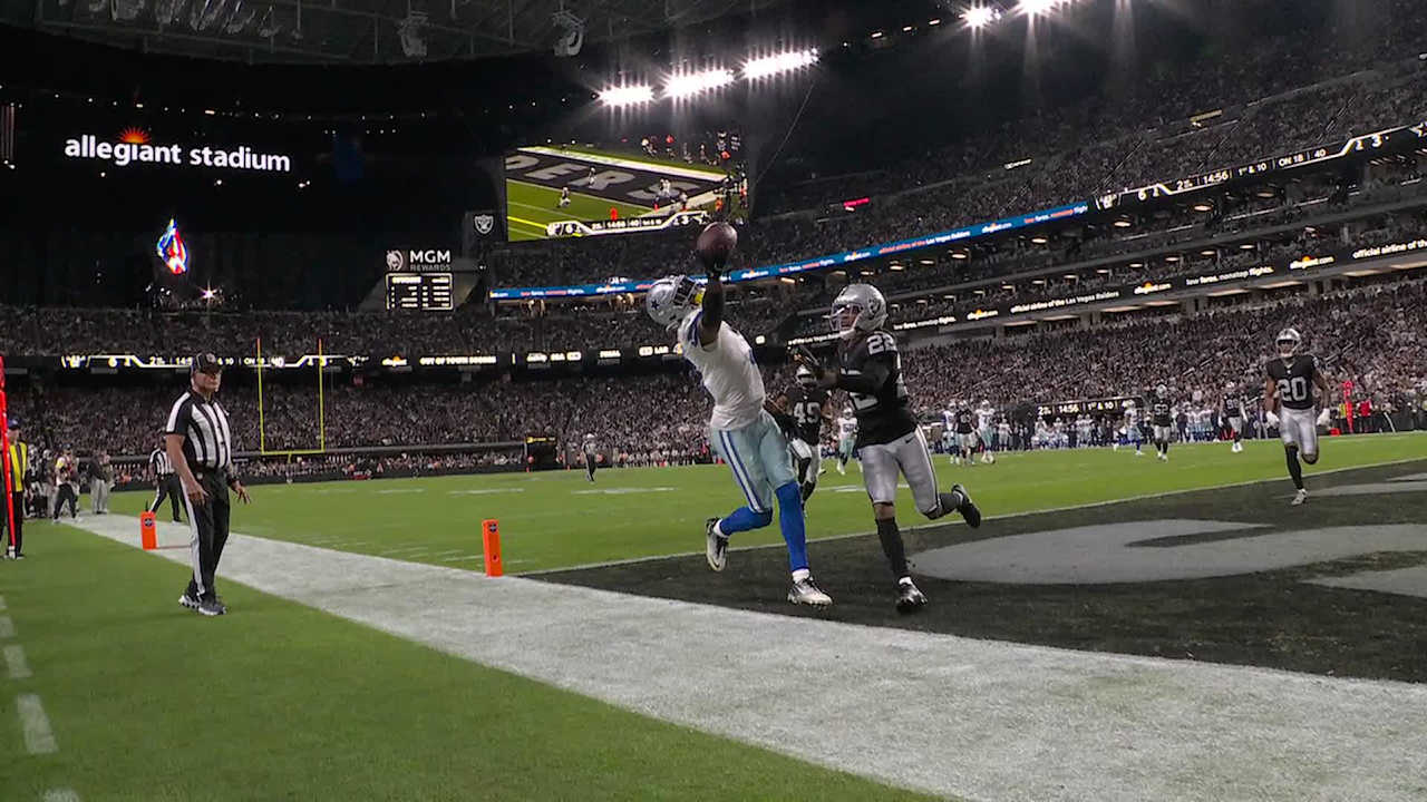 George Pickens can't get his feet in bounds during stellar one-handed catch