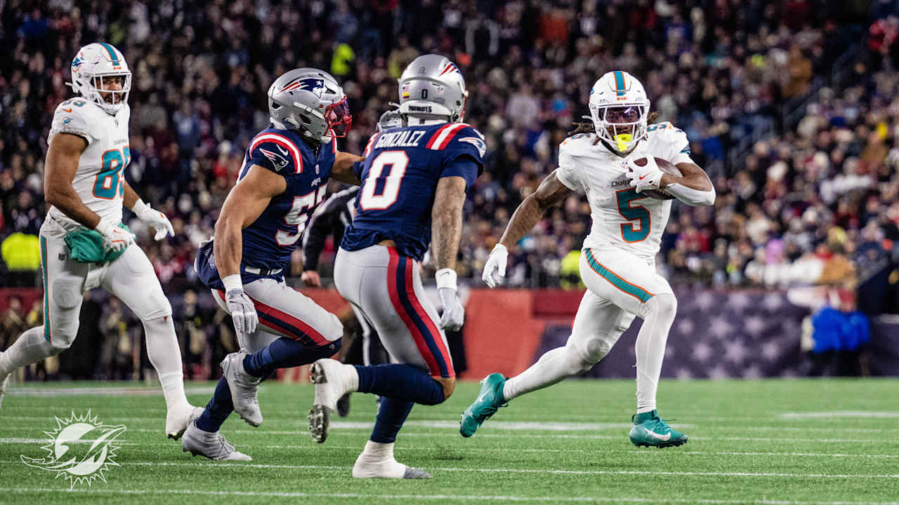 2025 Game Day Photos: Miami Dolphins at New England Patriots