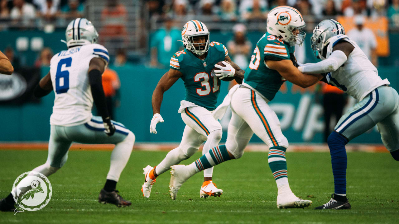 Raheem Mostert Enters the End Zone for 21st TD of the Season