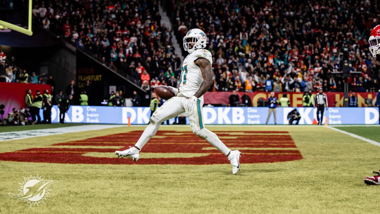 Raheem Mostert Goes Practically Untouched on 13-Yard TD Run