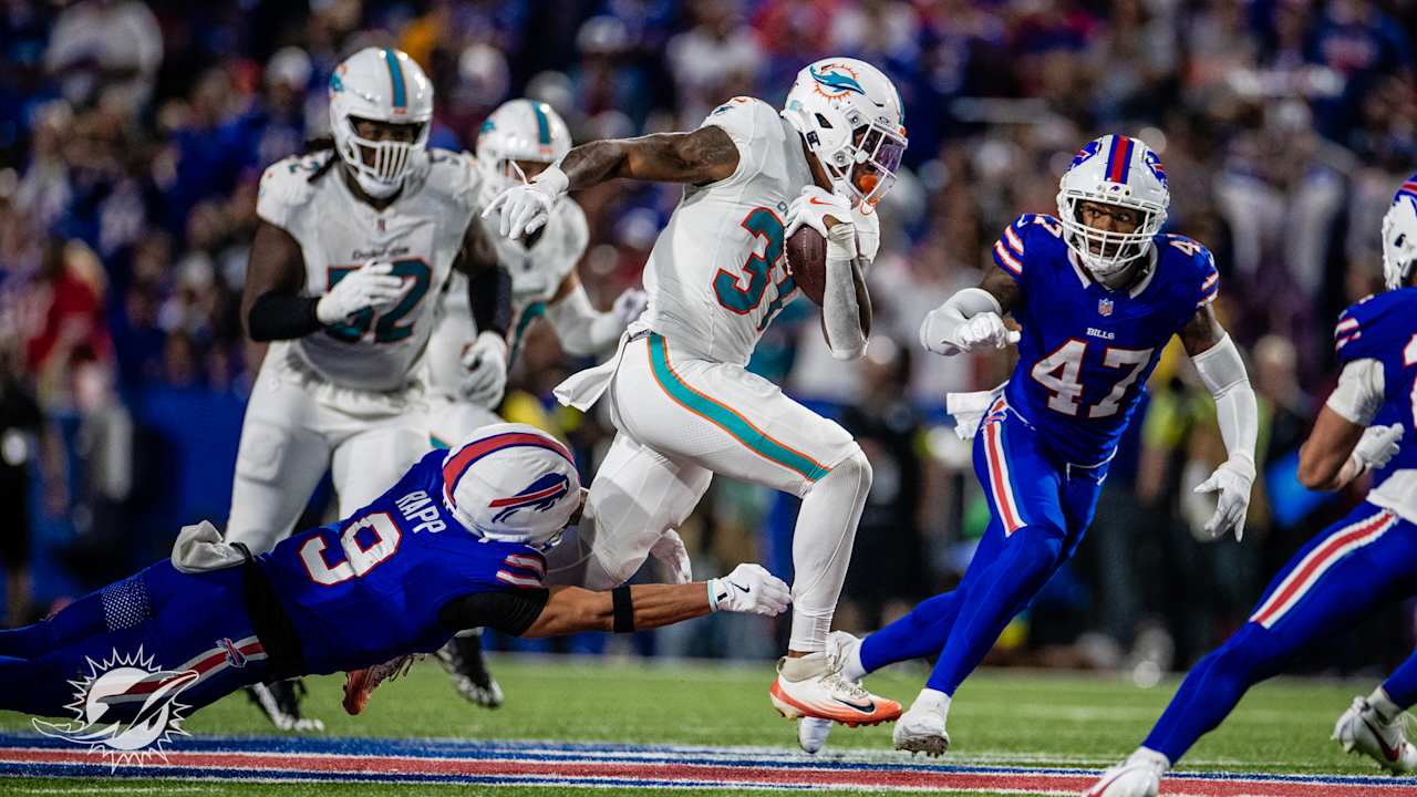 2025 Game Day Photos: Miami Dolphins at Buffalo Bills