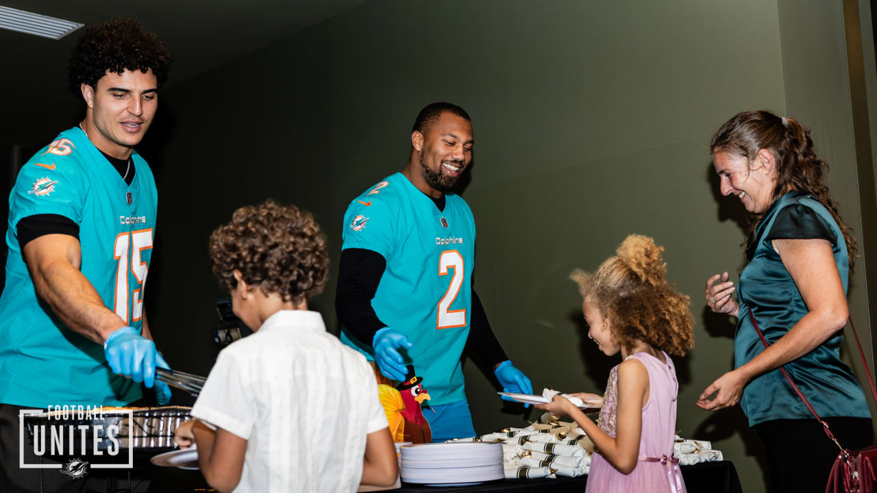 Miami Dolphins Host Thanksgiving Dinner for more than 300 at Hard Rock ...