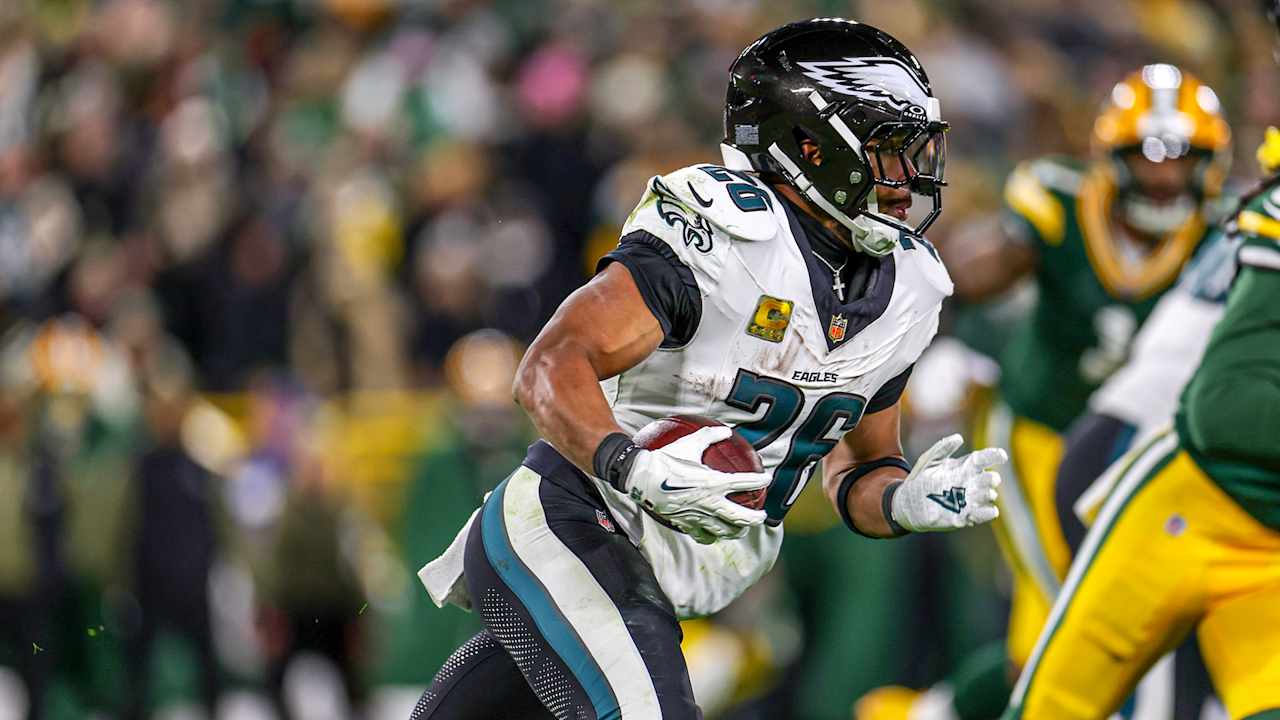 Highlight: Saquon Barkley's 41-yard catch and run on 3rd down