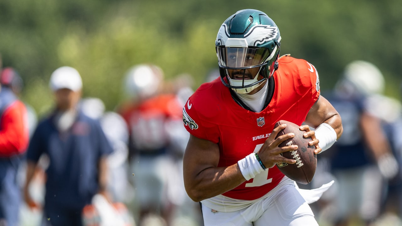 From top to bottom, Eagles have it all in quarterback room