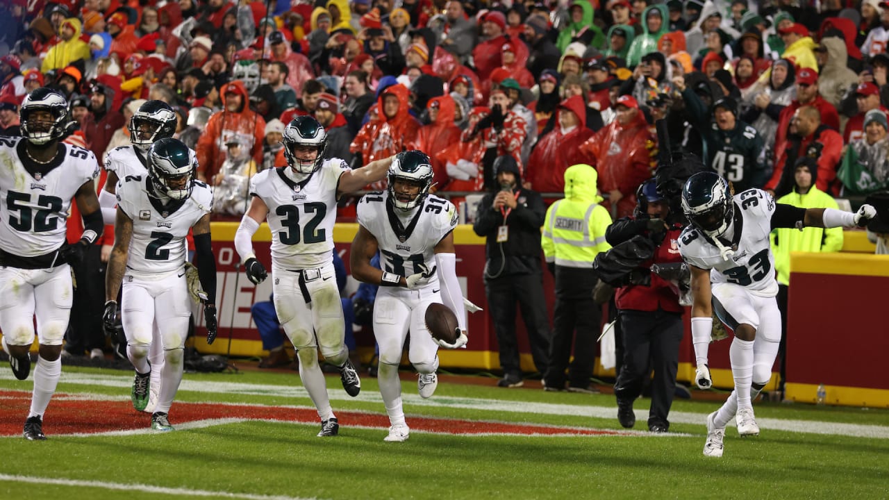 Highlight: Kevin Byard's first Eagles INT robs Patrick Mahomes of ...