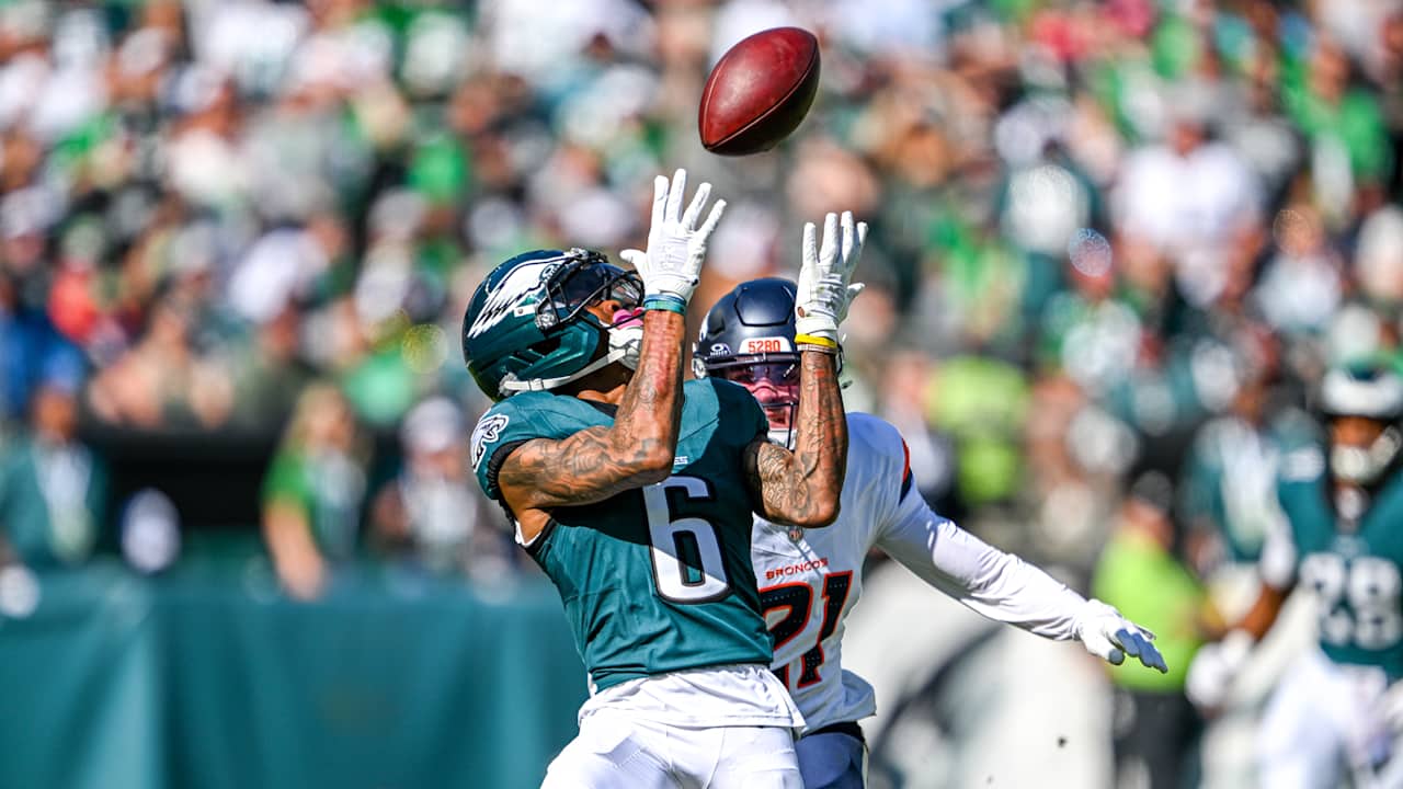 Highlight: Jalen Hurts airs it out to DeVonta Smith for 52-yard gain