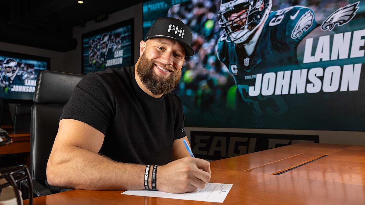 Lane Johnson officially becomes the longest-tenured Philadelphia Eagle