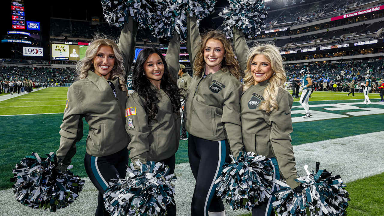 Photos: Eagles Cheerleaders on Gameday | Lions