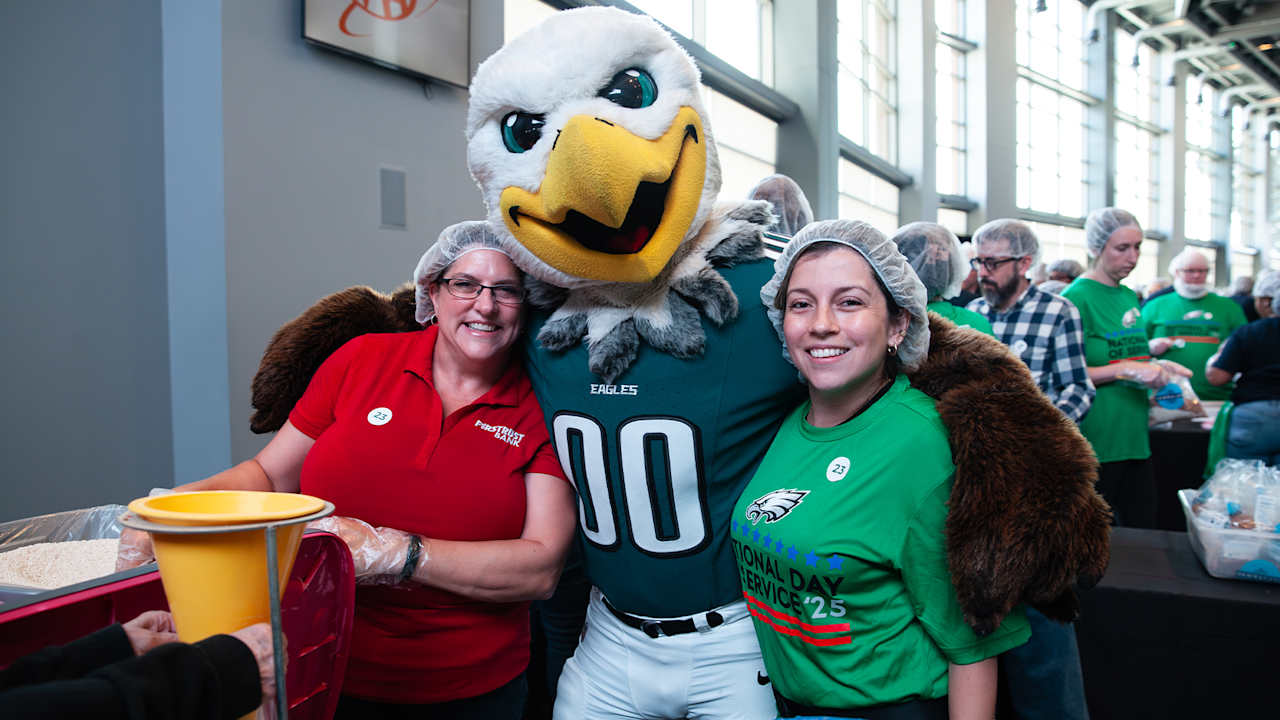 Eagles, 9/11 Day commemorate anniversary with meal-packing event