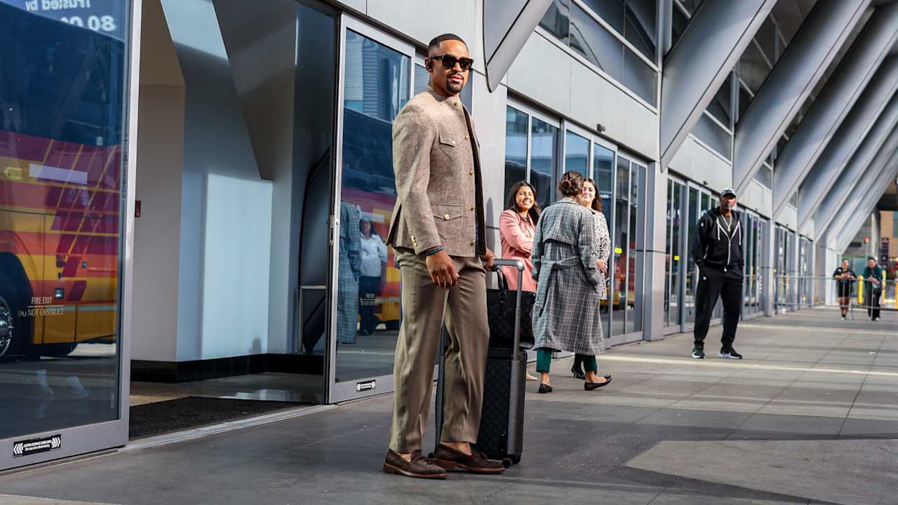 Eagles vs. Rams | Fashion Photo Gallery | November 24, 2024