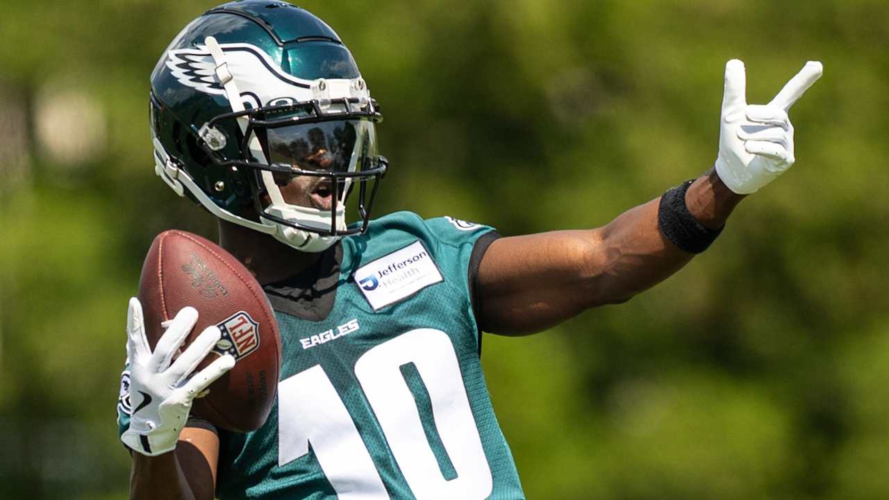 Ife Adeyi signs with Eagles