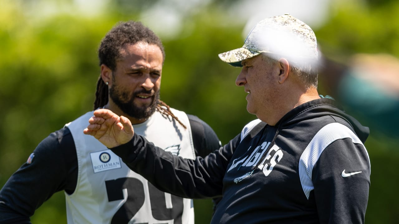 Vic Fangio looks to finish historic career with Eagles