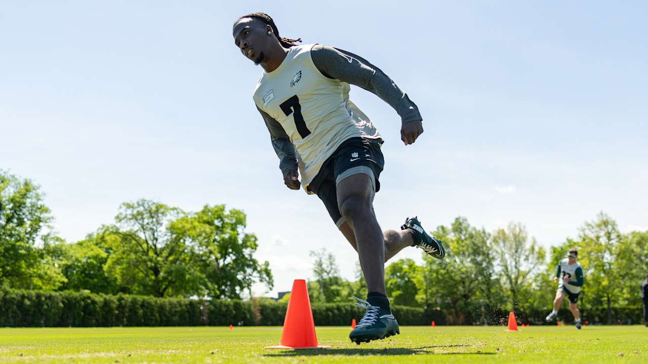 Eagles announce jersey numbers