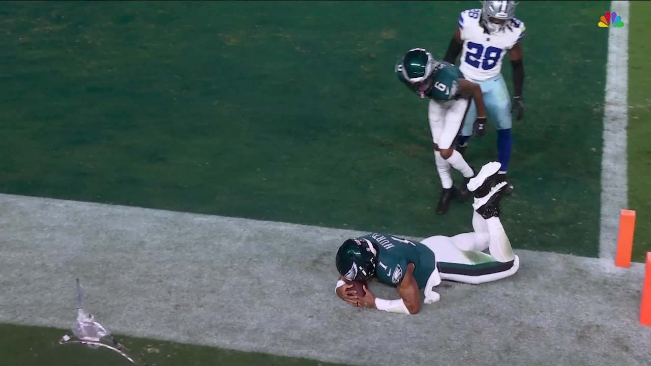 Highlight: Jalen Hurts rushes for an 8-yard touchdown vs. Dallas Cowboys