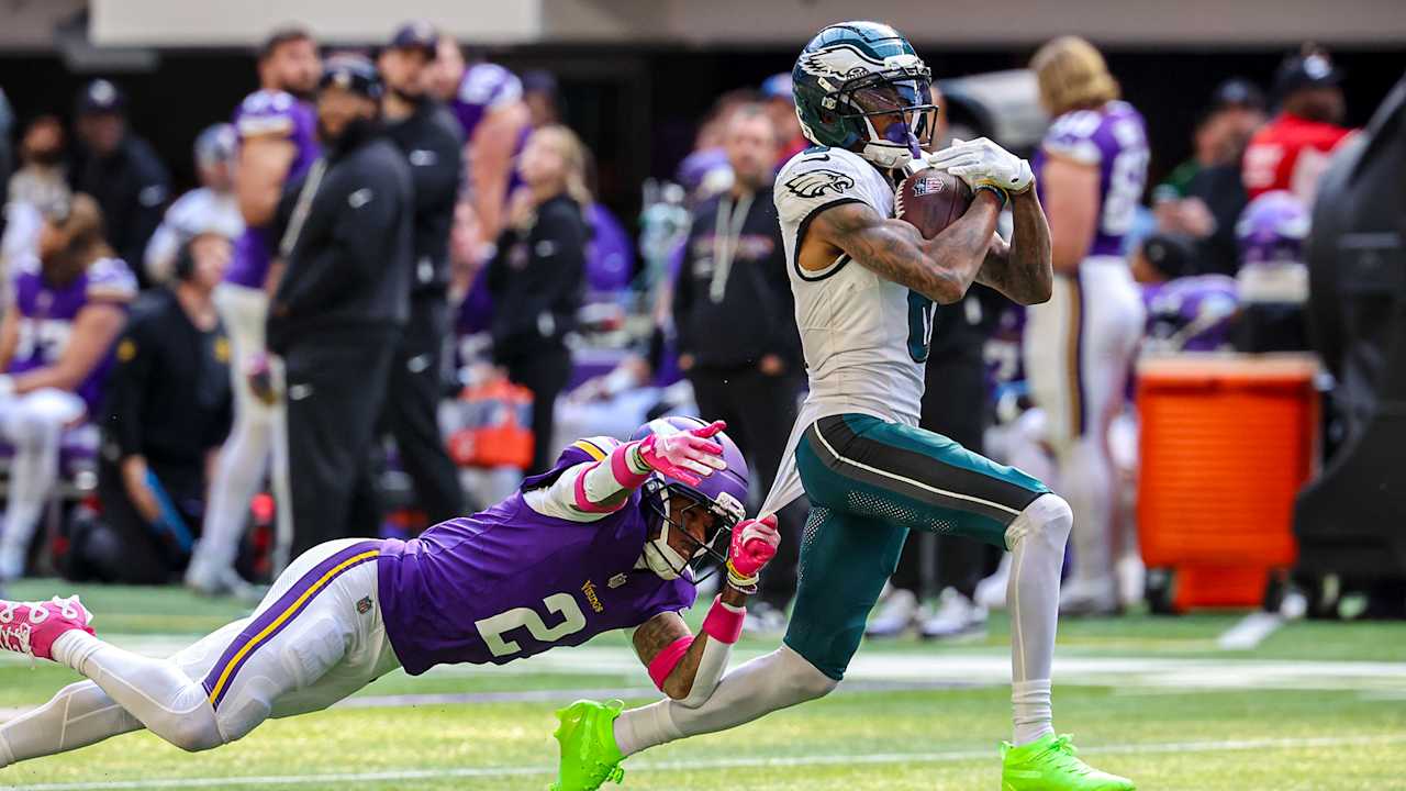 Highlight: DeVonta Smith with a 79-yard TD catch from Jalen Hurts vs ...