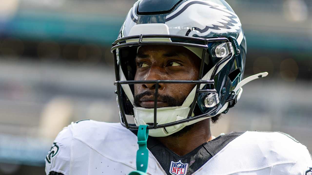 Eagles activate WR Ainias Smith off Injured Reserve
