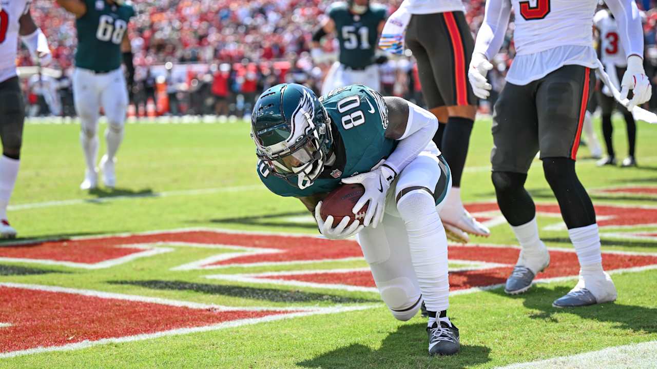 Highlight: Jalen Hurts with a 1-yard touchdown pass to Parris Campbell ...