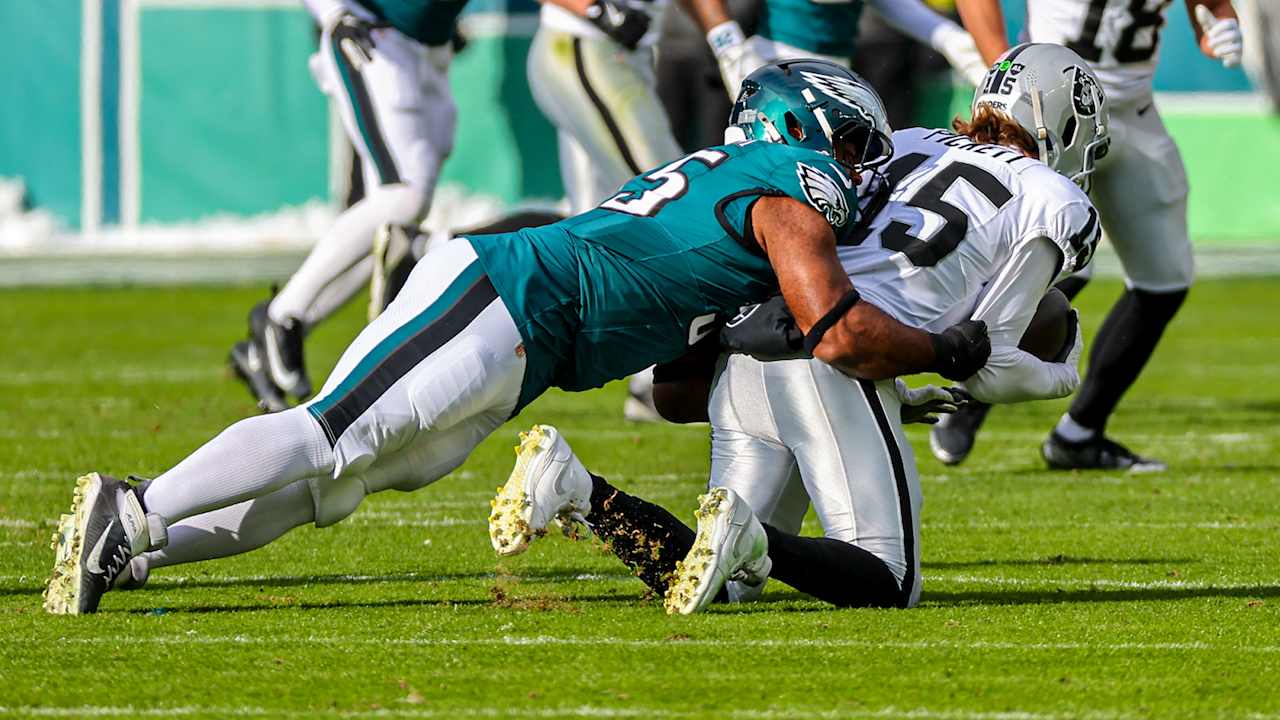 Highlight: Brandon Graham's first sack of 2025 comes against Raiders