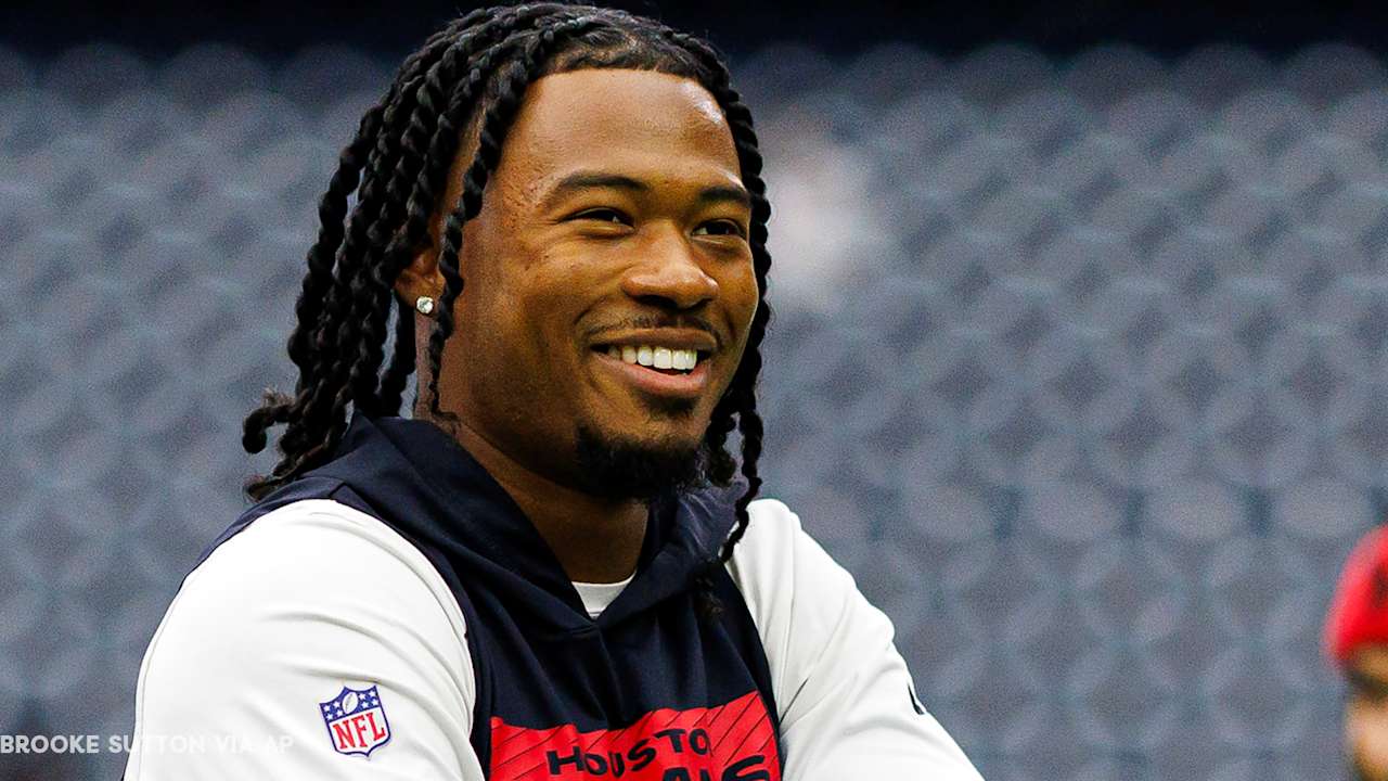 Eagles acquire WR John Metchie III in a trade with the Texans