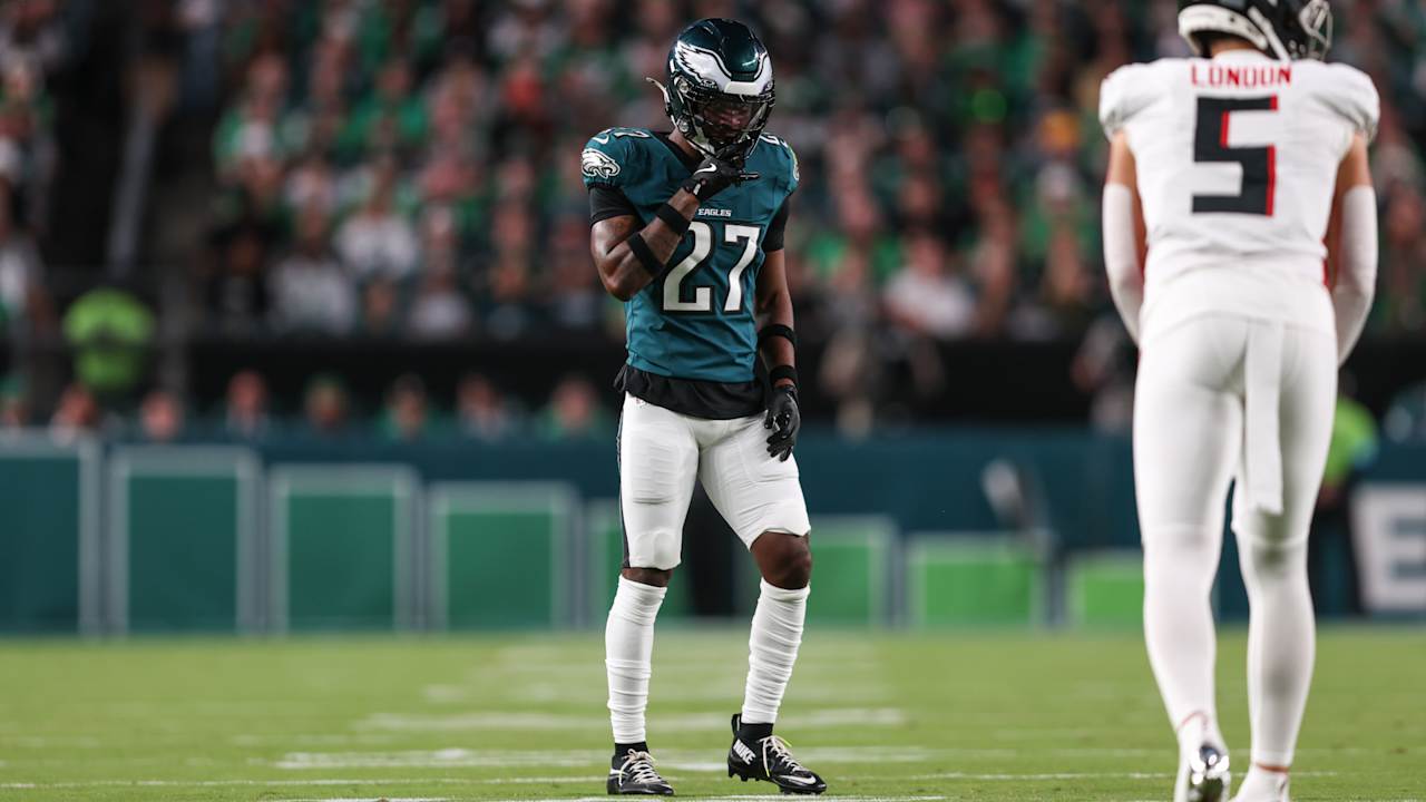 Highlight: Quinyon Mitchell nearly picks off Kirk Cousins