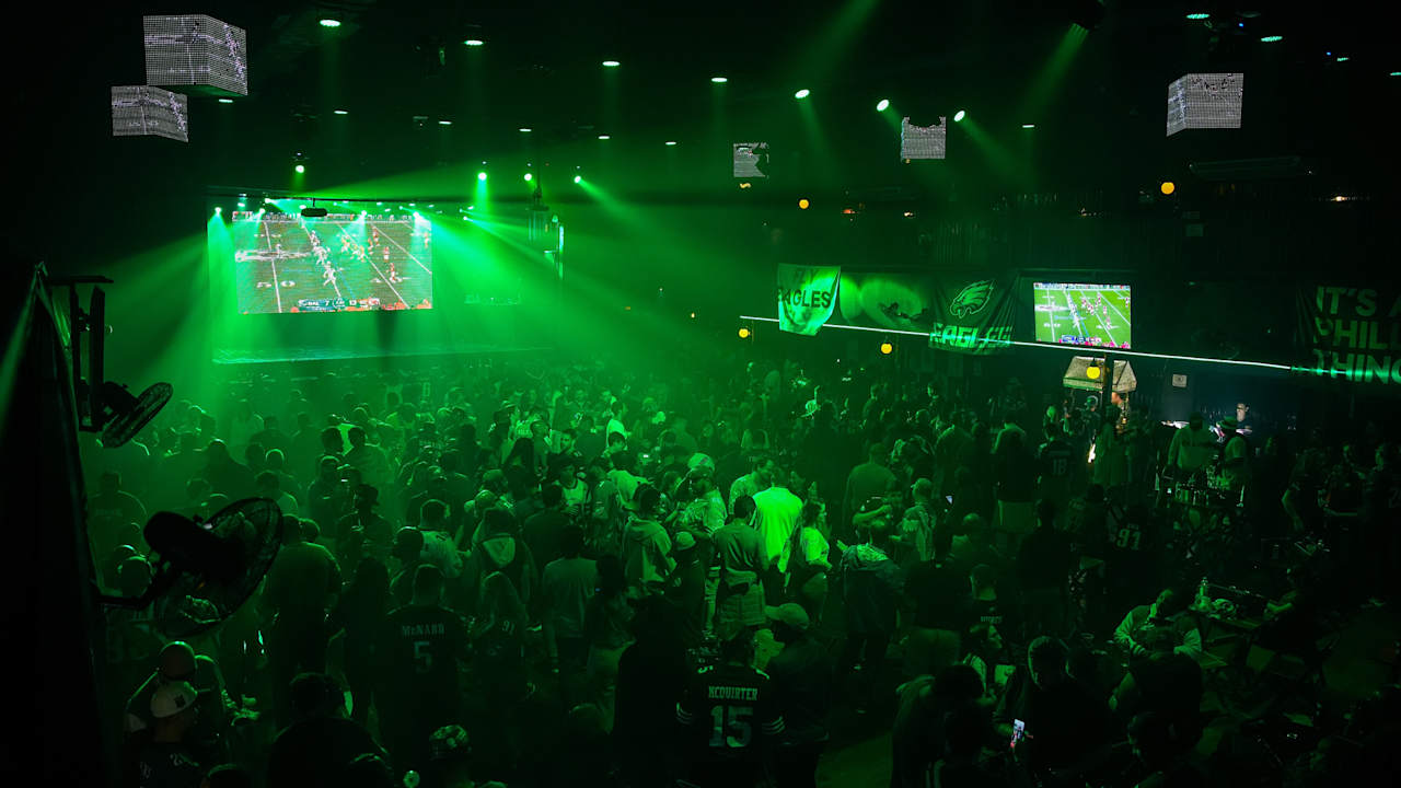 Photo Gallery: Eagles fans take over Brazil at Birds No Brasil pep rally