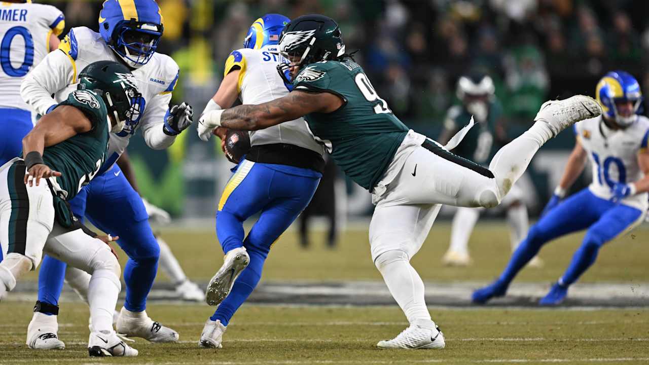 Highlight: Jalen Carter literally picks up Matthew Stafford on a third ...