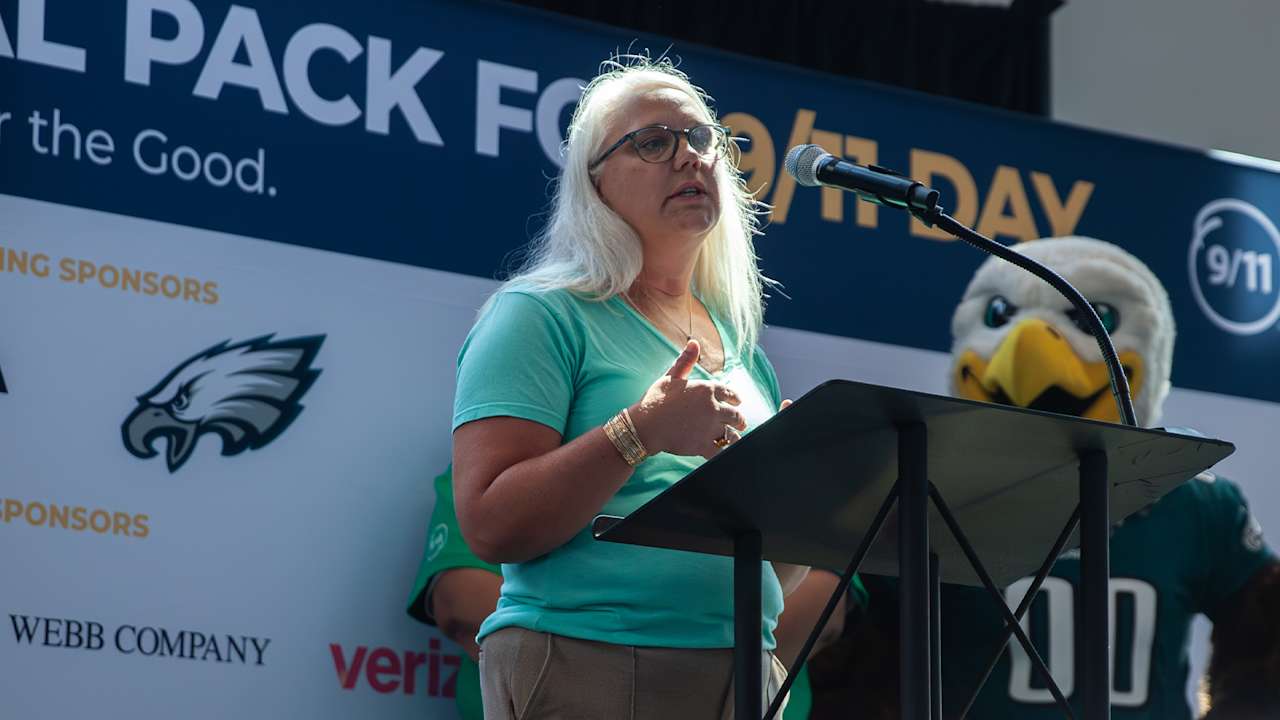 Two Eagles fans honor the legacy of relative lost on 9/11