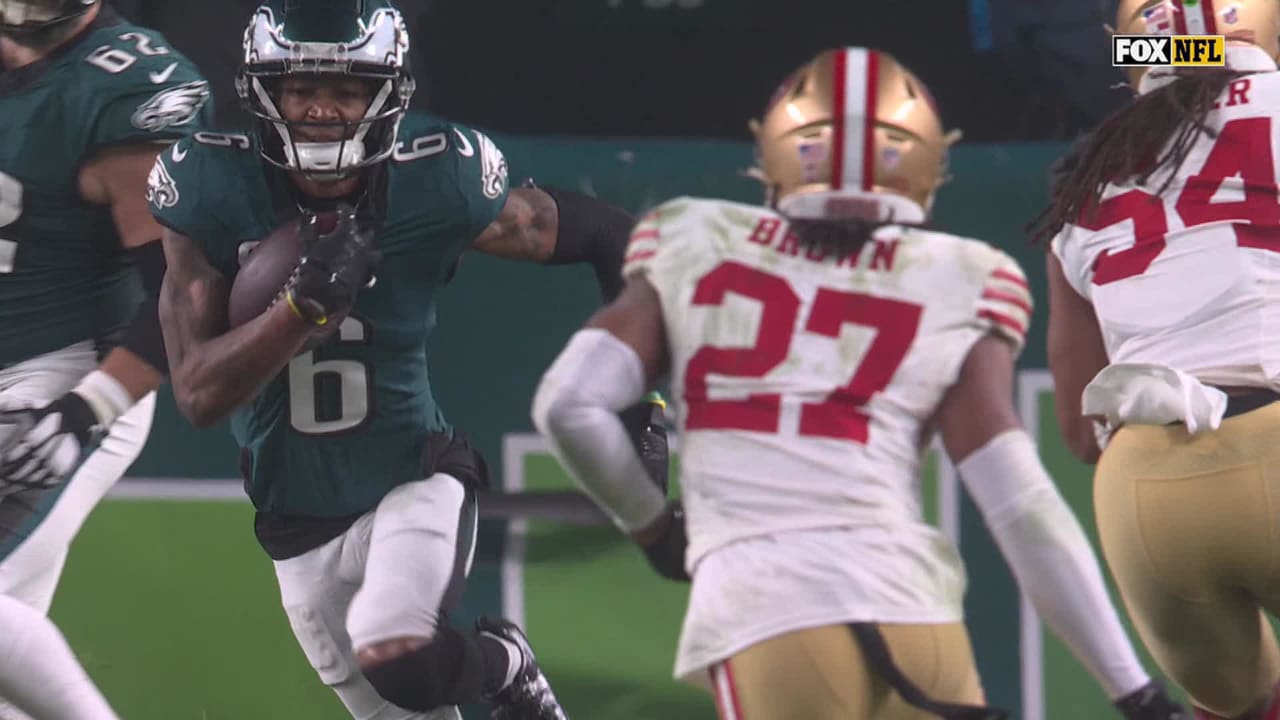 Highlight: DeVonta Smith zips through defenders on 21-yard pickup