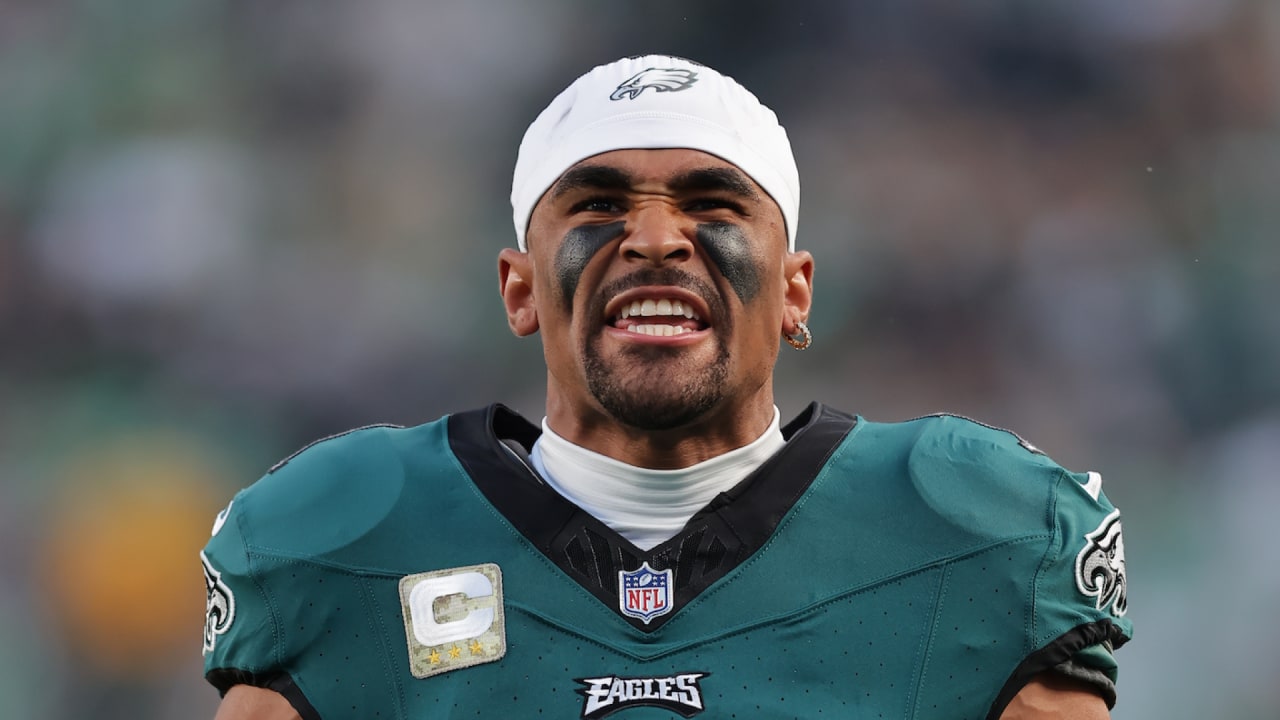 Highlights: Jalen Hurts' best plays from Week 9 win over Cowboys