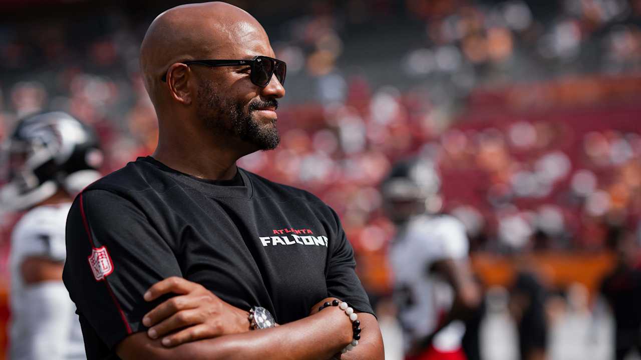 Jimmy Lake using pro fight clips to inspire defense