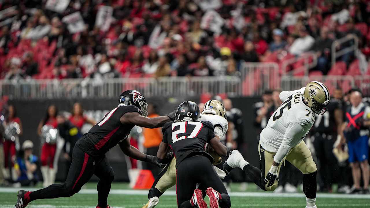 James Pearce Jr. boosts his 2025 sack total to 10.5 via takedown of ...