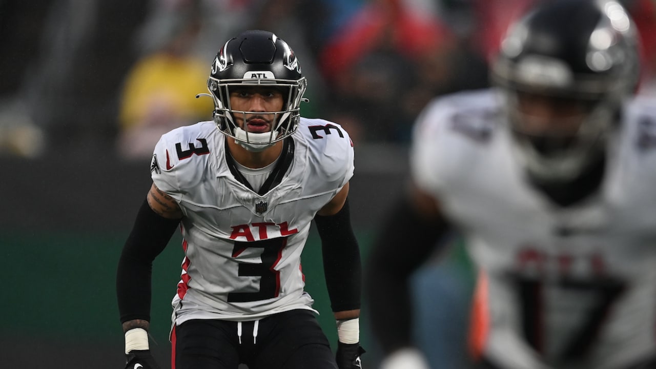 Jessie Bates reads the eyes of Boyle for Falcons INT