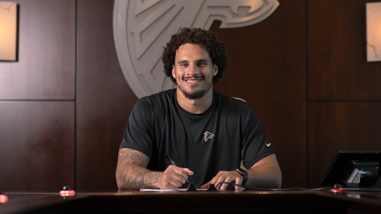 Falcons sign third-round pick Bralen Trice to rookie deal