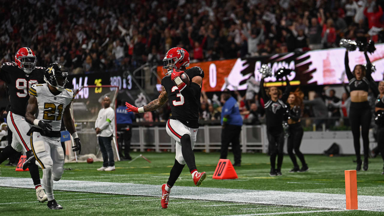 Cant Miss Play 92 Yard Td Jessie Bates Iiis Pick Six Vs Carr Goes A Long Way