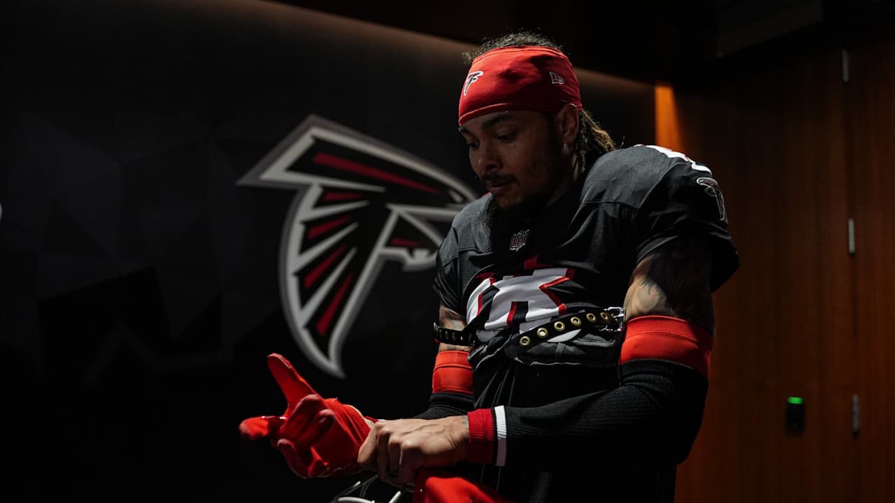 Inside the Locker Room | Week 8 Falcons vs Dolphins