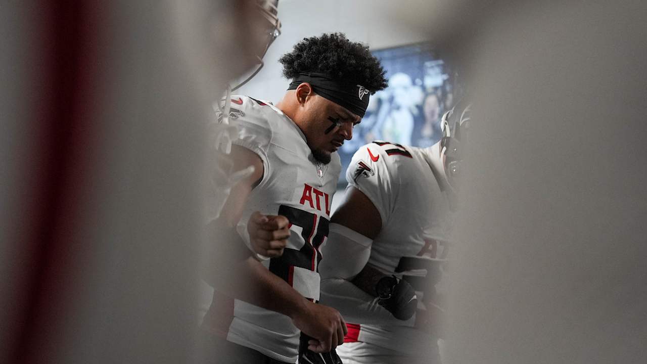 Inside the Locker Room | Week 15 Falcons vs Raiders
