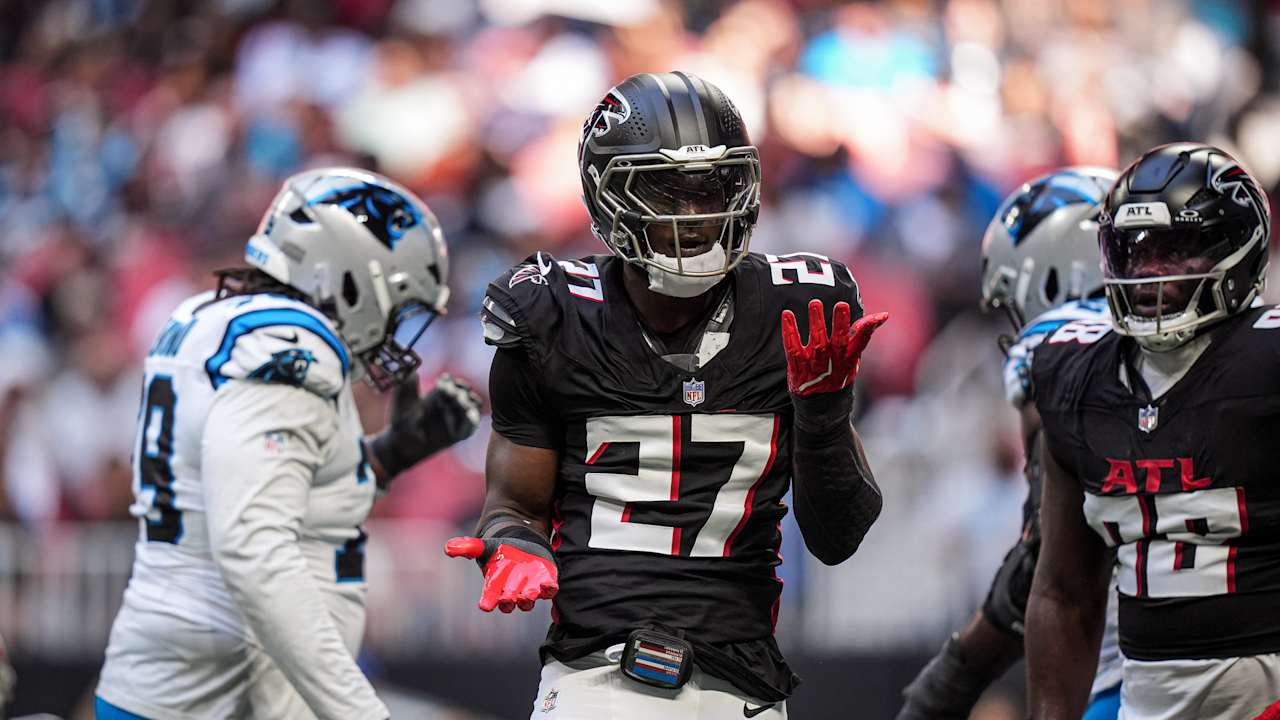 James Pearce Jr. does the '6-7' celebration after sacking Bryce Young ...