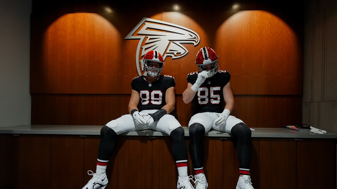 Inside the Locker Room | Week 16 Falcons vs Giants