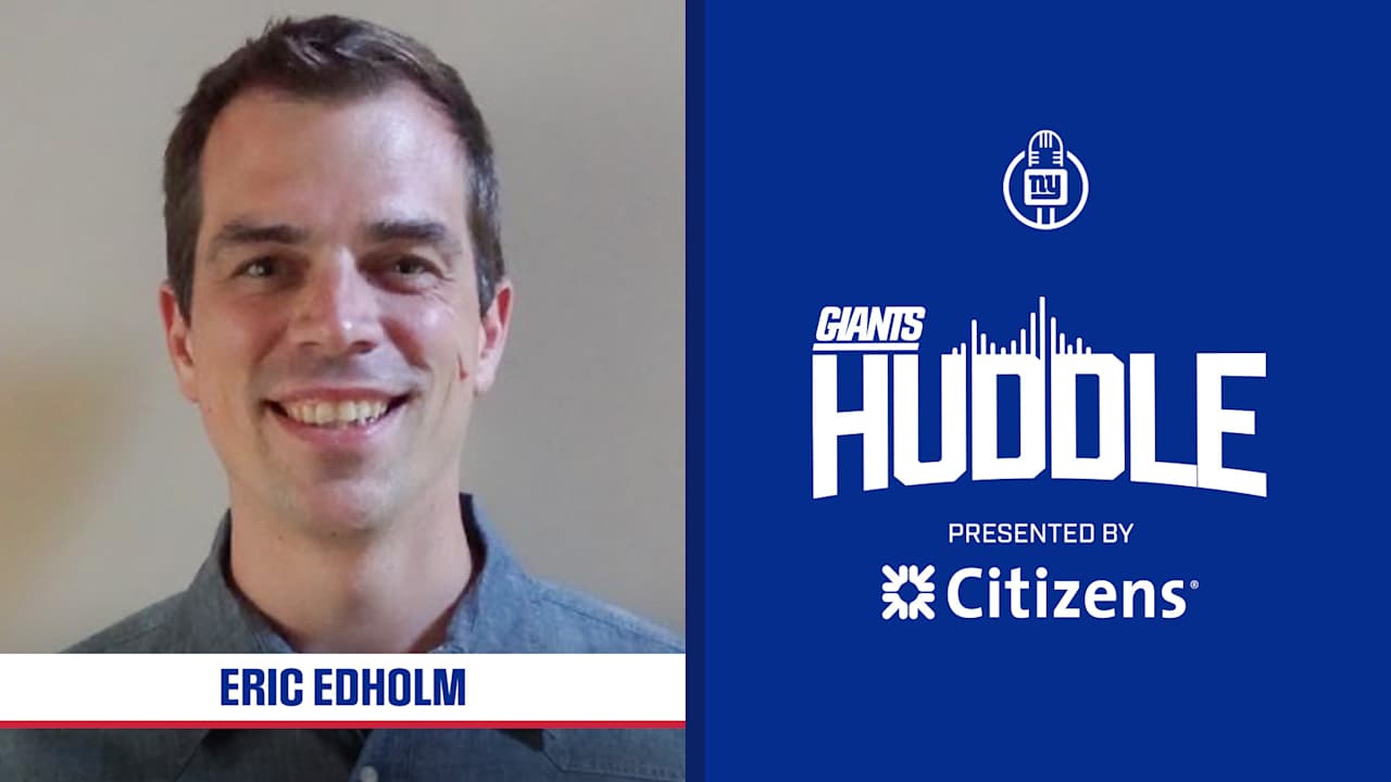 Giants Huddle | Eric Edholm