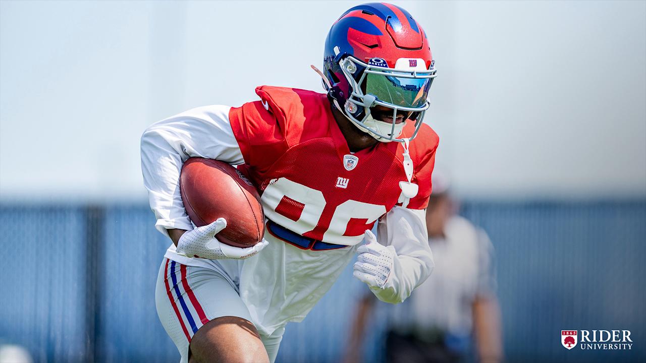Giants wear 'Century Red' helmets at practice