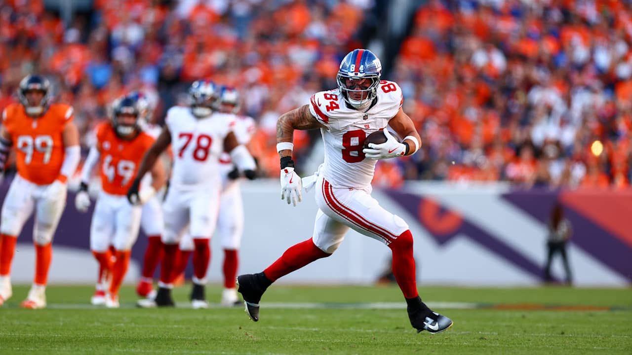 Jaxson Dart connects with Theo Johnson for 19 yards | Giants vs ...