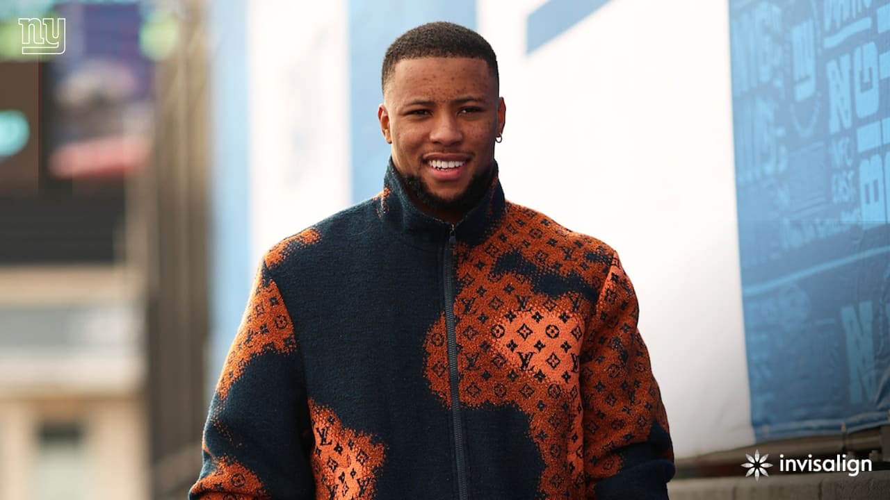 GAMEDAY: Giants arrive at MetLife Stadium